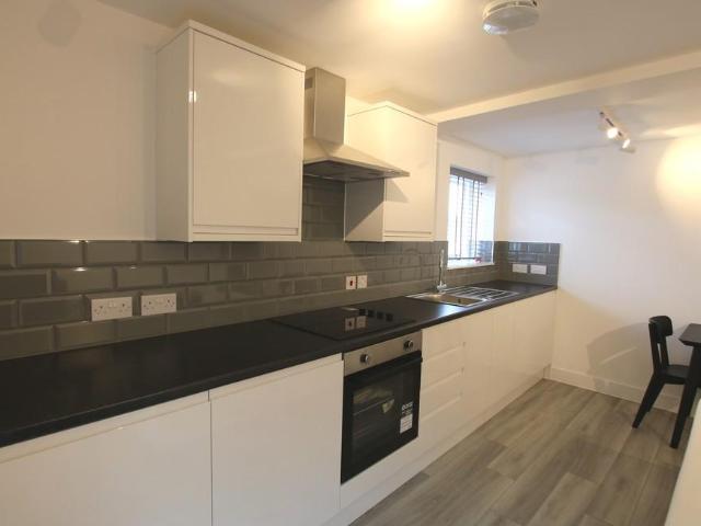 High Street, Barnet 1 bed flat to rent £1,550 pcm £358 pw
