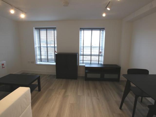 High Street, Barnet 1 bed flat to rent £1,675 pcm £387 pw