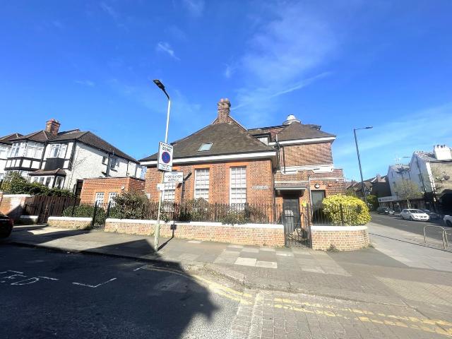 High Street, Barnet EN5, 1 bed maisonette to rent, £1,517 pcm | PrimeLocation
