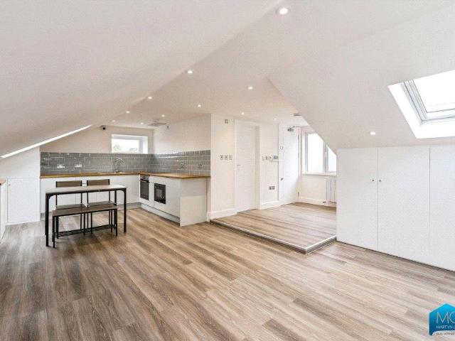 High Street, Barnet, London, EN5 Studio to rent £1,450 pcm £335 pw