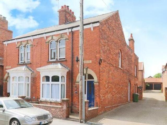 High Street, Barrow upon humber, 3 Bedroom Semi detached