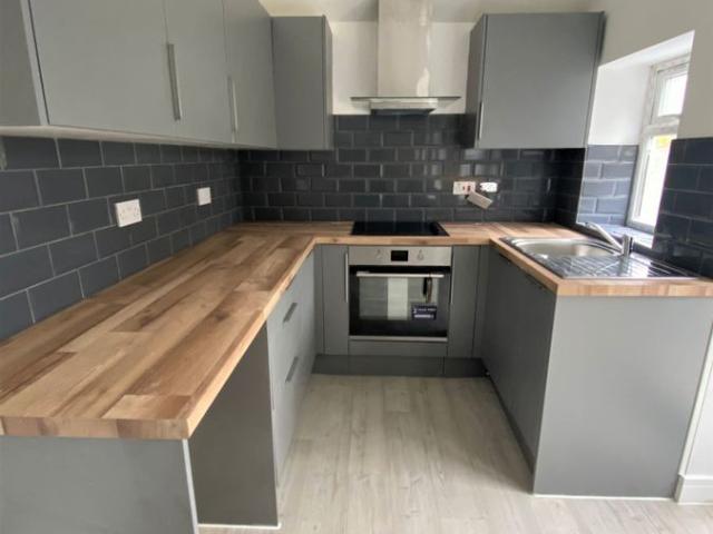 High Street, Barry CF62, 2 bed flat to rent, £900 pcm | PrimeLocation