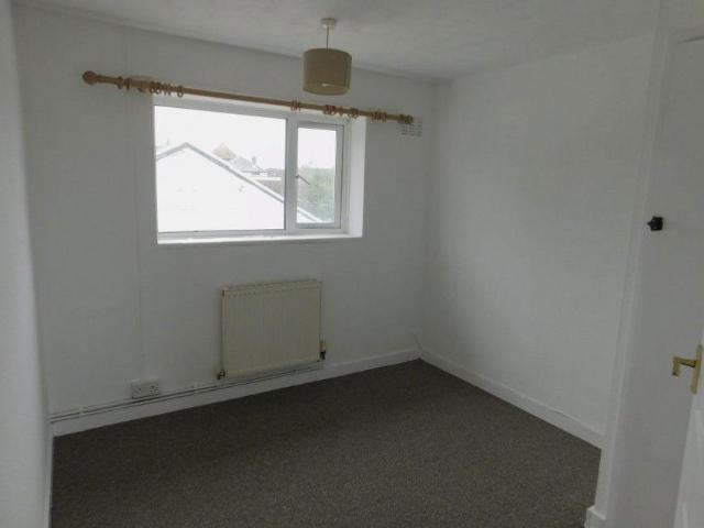 High Street, Battle £975pcm