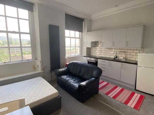 High Street, Bath BA2, Studio to rent, £725 pcm | PrimeLocation