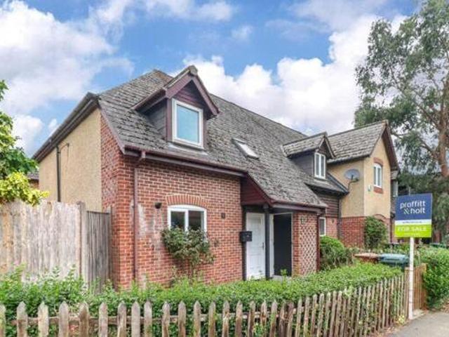 High Street, Bedmond, 3 Bedroom End