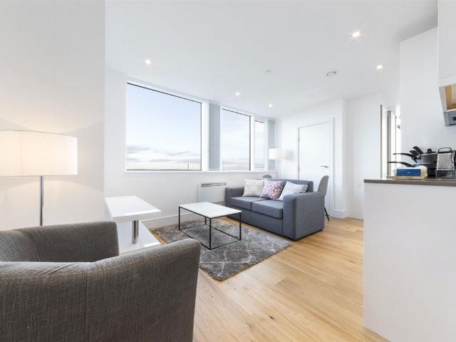 High Street, Berkshire SL1, Studio to rent, £1,200 pcm | PrimeLocation