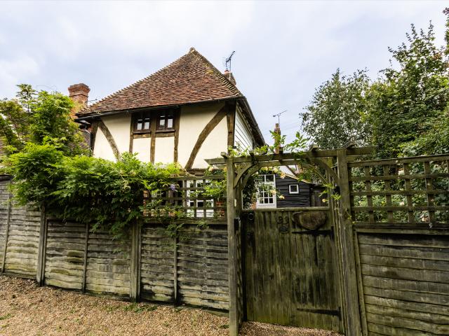High Street, Biddenden, Ashford TN27, 4 bed cottage to rent, £1,700 pcm | PrimeLocation