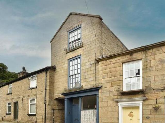 High Street, Bollington, 3 Bedroom Town