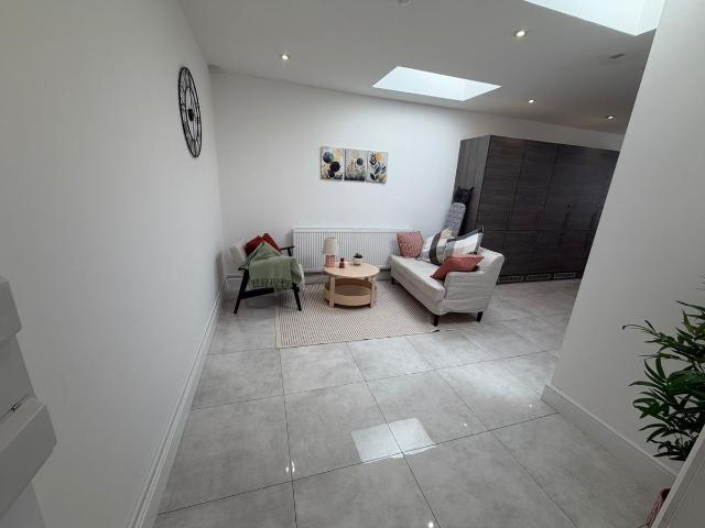 High Street, Bloxwich WS3, 6 bed detached house to rent, £3,000 pcm | PrimeLocation
