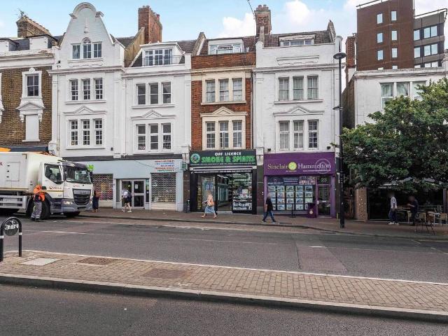 High Street, Bromley BR1, 2 bed maisonette to rent, £1,895 pcm | PrimeLocation