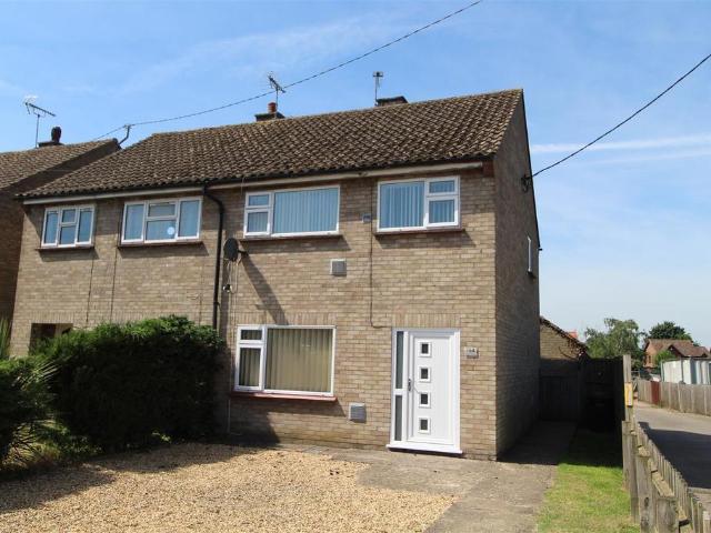 High Street, Brandon IP27 3 bed semi detached house to rent £1,215 pcm £280 pw