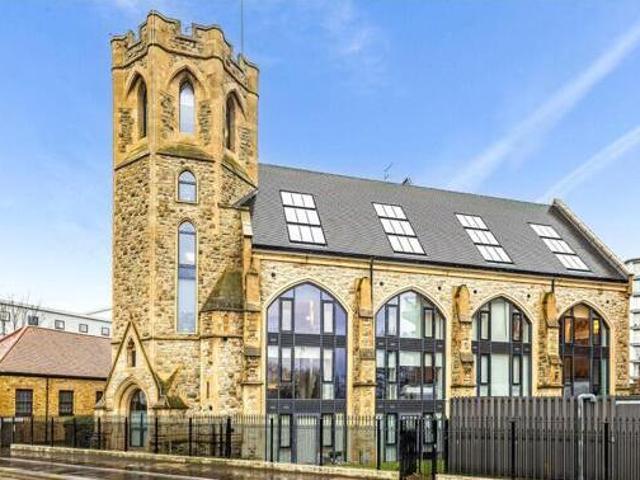 High Street, Brentford, 2 Bedroom Flat