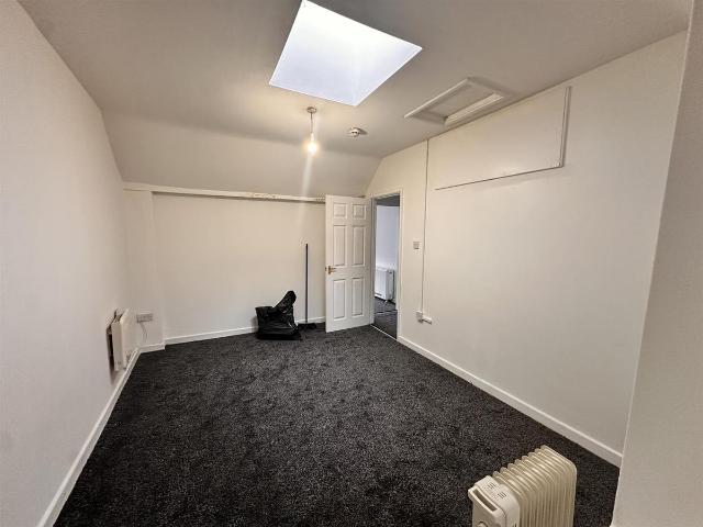 High Street, Brierley Hill DY5, 1 bed flat to rent, £650 pcm | PrimeLocation