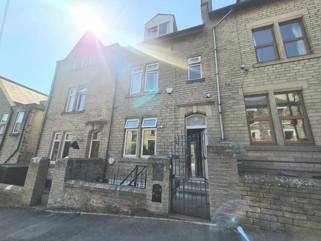 High Street, Brighouse HD6, 4 bed terraced house to rent, £1,350 pcm | PrimeLocation