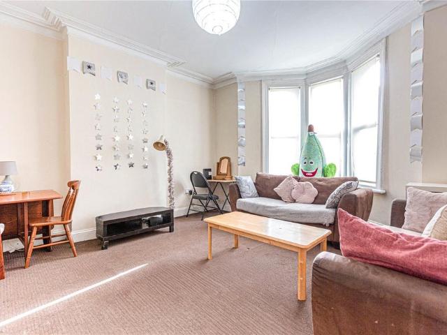 High Street, Bristol BS16 5 bed house to rent £2,700 pcm £623 pw