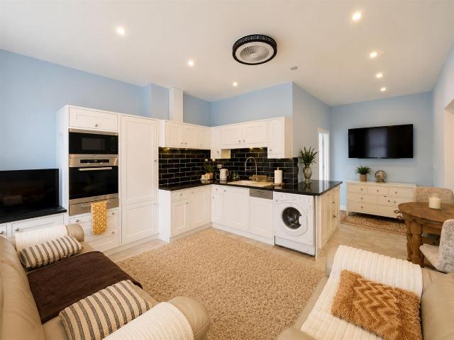High Street, Burton On Trent DE14, 2 bed flat to rent, £775 pcm | PrimeLocation