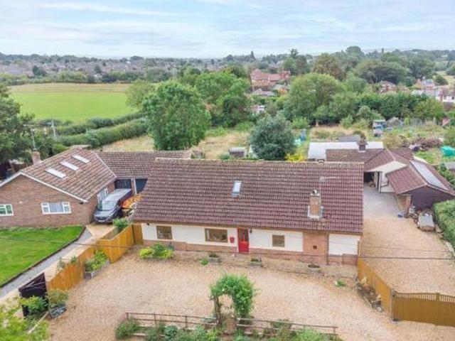 High Street, Burcott, 4 Bedroom Detached