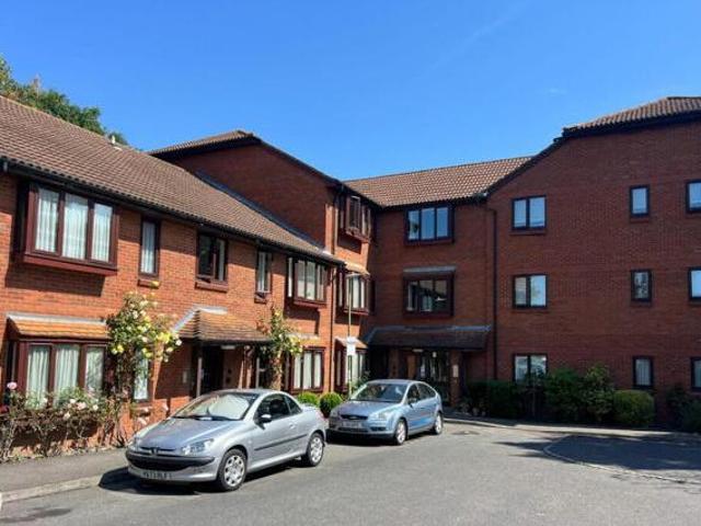 High Street, Bushey, 1 Bedroom Ground
