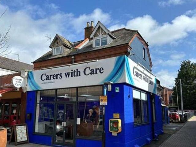 High Street, Camberley, 2 Bedroom Flat