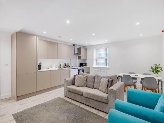 High Street, Camberley GU15, 2 bed flat to rent, £3,500 pcm | PrimeLocation