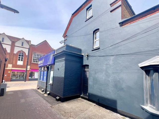 High Street, Camberley GU15, 2 bedroom flat to rent 70108182 | PrimeLocation