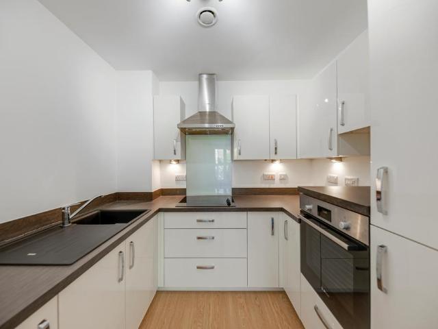 High Street, Cambourne CB23 2 bed retirement property to rent £1,900 pcm £438 pw