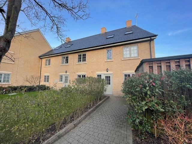 High Street, Cambridge CB2 2 bed apartment to rent £1,700 pcm £392 pw