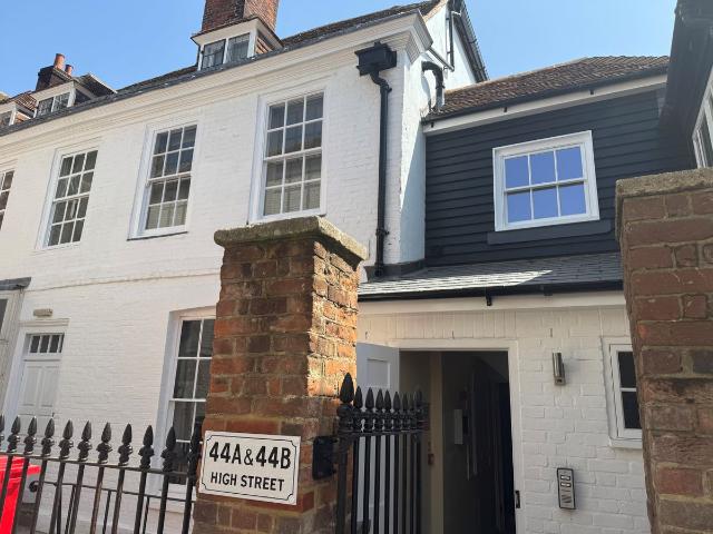 High Street, Canterbury CT1, 1 bed flat to rent, £1,075 pcm | PrimeLocation