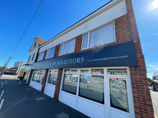 High Street, Canvey Island SS8, 2 bed flat to rent, £1,150 pcm | PrimeLocation