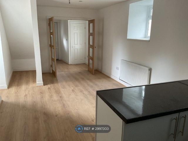 High Street, Caerphilly CF83, 2 bed detached house to rent, £840 pcm | PrimeLocation