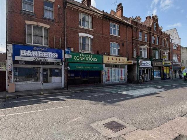 High Street, Chatham ME4, 1 bed flat to rent, £650 pcm | PrimeLocation