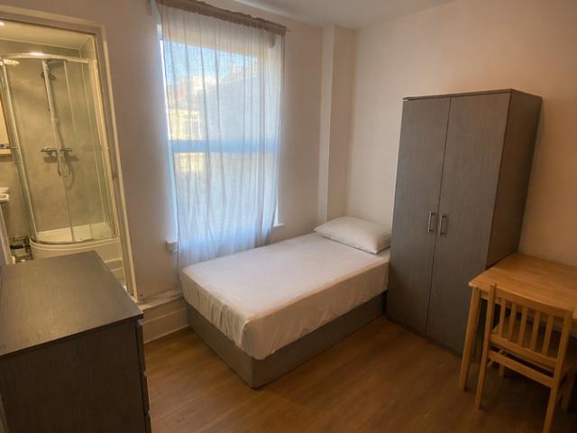 High Street, Chatham ME4, Studio to rent, £500 pcm | PrimeLocation