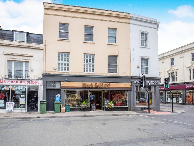 High Street, Cheltenham GL50, 1 bed flat to rent, £875 pcm | PrimeLocation