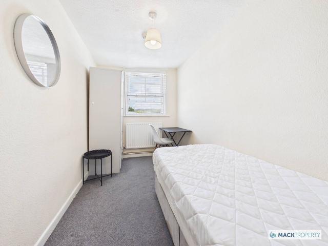 High Street, Cheltenham GL50, Room to rent, £550 pcm | PrimeLocation