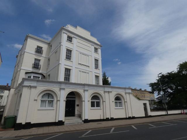 High Street, Cheltenham GL52, 2 bed flat to rent, £1,050 pcm | PrimeLocation