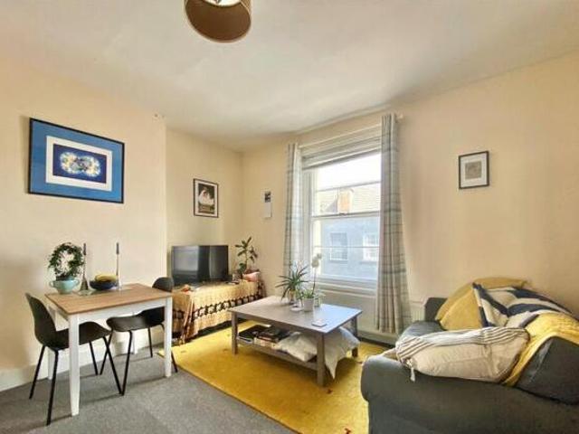 High Street, Cheltenham, 1 Bedroom Flat
