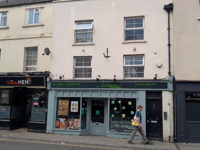 High Street Cheltenham 2 bed flat to rent £1,000 pcm £231 pw