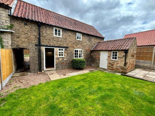 High Street, Cherry Willingham LN3, 2 bed cottage to rent, £895 pcm | PrimeLocation