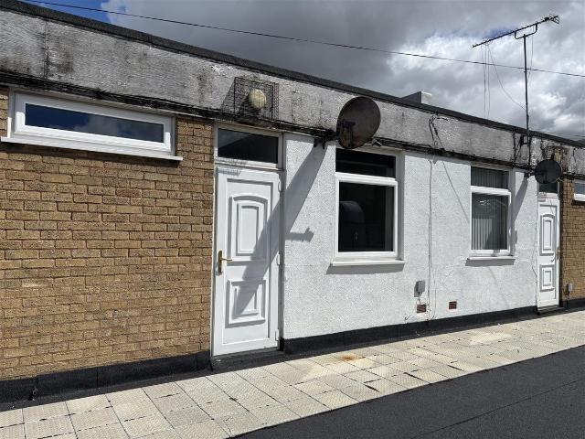 High Street, Connahs Quay CH5, 2 bed flat to rent, £625 pcm | PrimeLocation