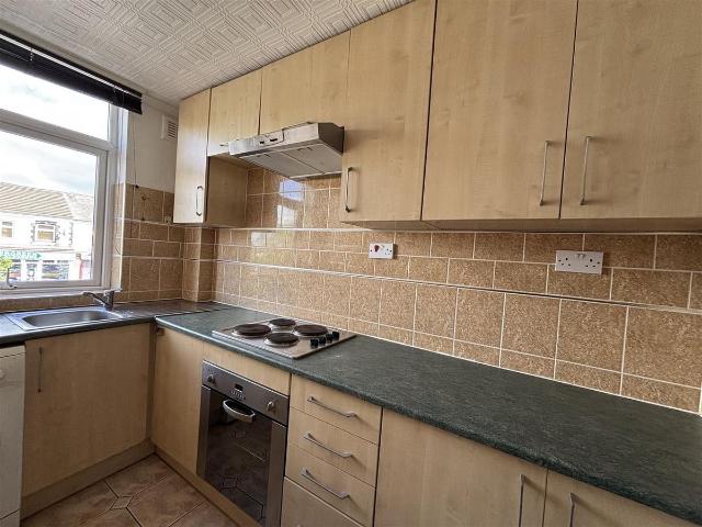 High Street, Connahs Quay CH5, 2 bed flat to rent, £625 pcm | PrimeLocation