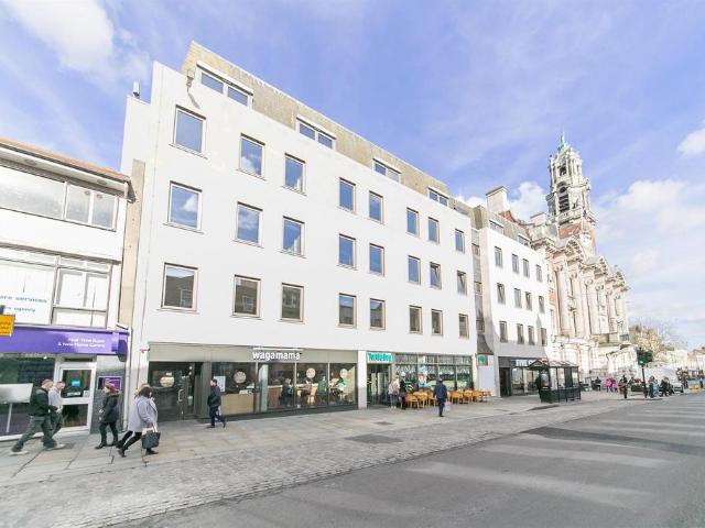 High Street, Colchester, CO1 1 bed apartment to rent £1,650 pcm £381 pw