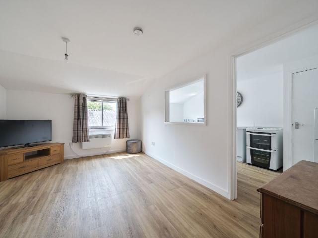 High Street, Collingbourne Ducis, Marlborough SN8, 1 bed flat to rent, £950 pcm | PrimeLocation