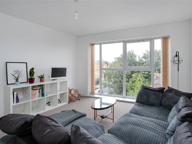 High Street, Colliers Wood, Merton, London SW19, 2 bed flat to rent, £2,050 pcm | PrimeLocation