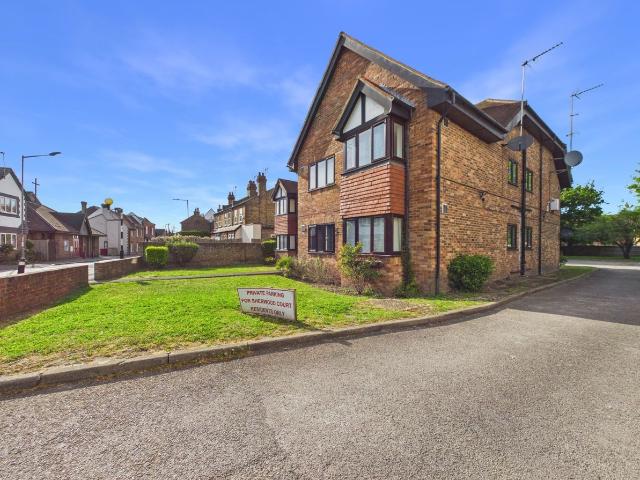 High Street, Colnbrook, Slough, Berkshire SL3, 1 bed flat to rent, £1,200 pcm | PrimeLocation
