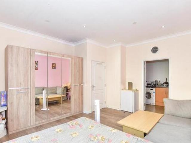 High Street, Cosham, 1 Bedroom Ground