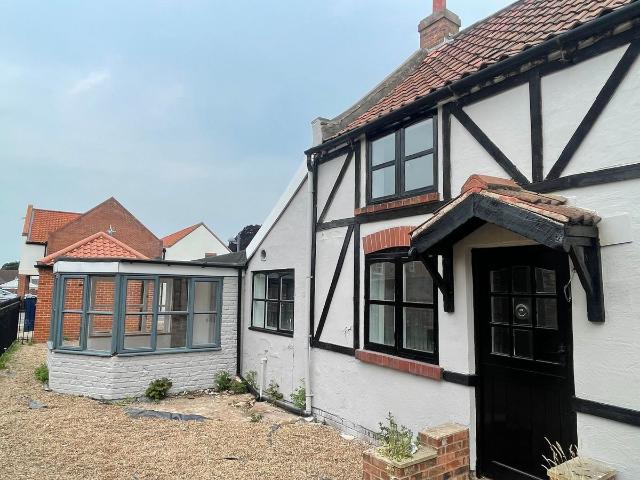 High Street, Crowle DN17, 2 bed detached house to rent, £1,200 pcm | PrimeLocation