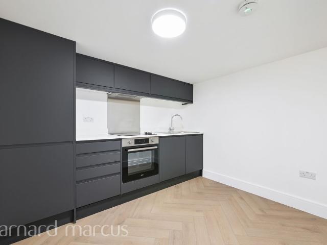 High Street, Croydon CR0, 2 bed flat to rent, £1,700 pcm | PrimeLocation
