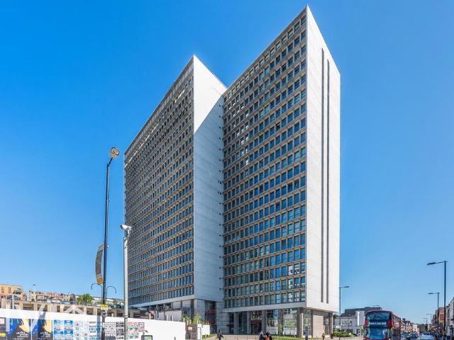 High Street, Croydon CR0 2 bed flat to rent £1,800 pcm £415 pw