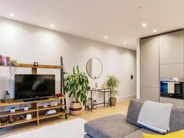 High Street, Croydon, 1 Bedroom Flat
