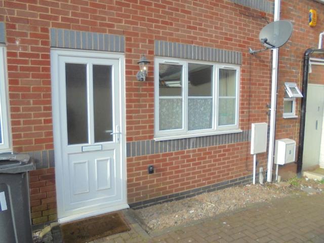 High Street, Cradley Heath B64, 2 bed flat to rent, £650 pcm | PrimeLocation